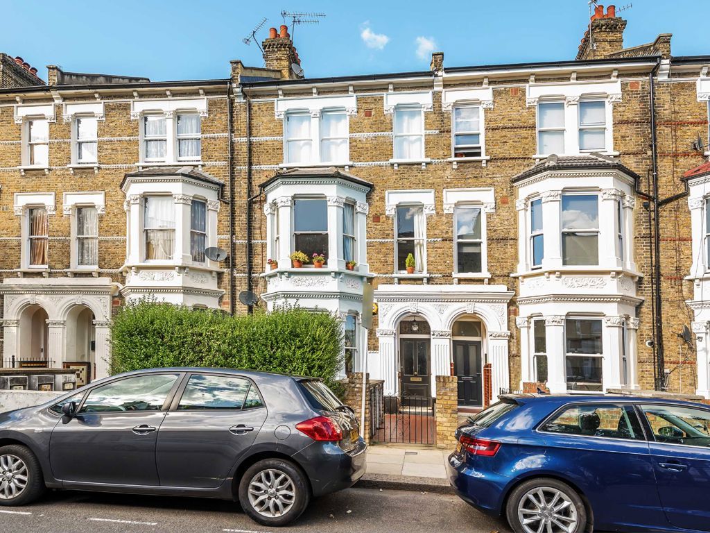 2 bed flat to rent in Croxley Road, London W9, £2,600 pcm - Zoopla