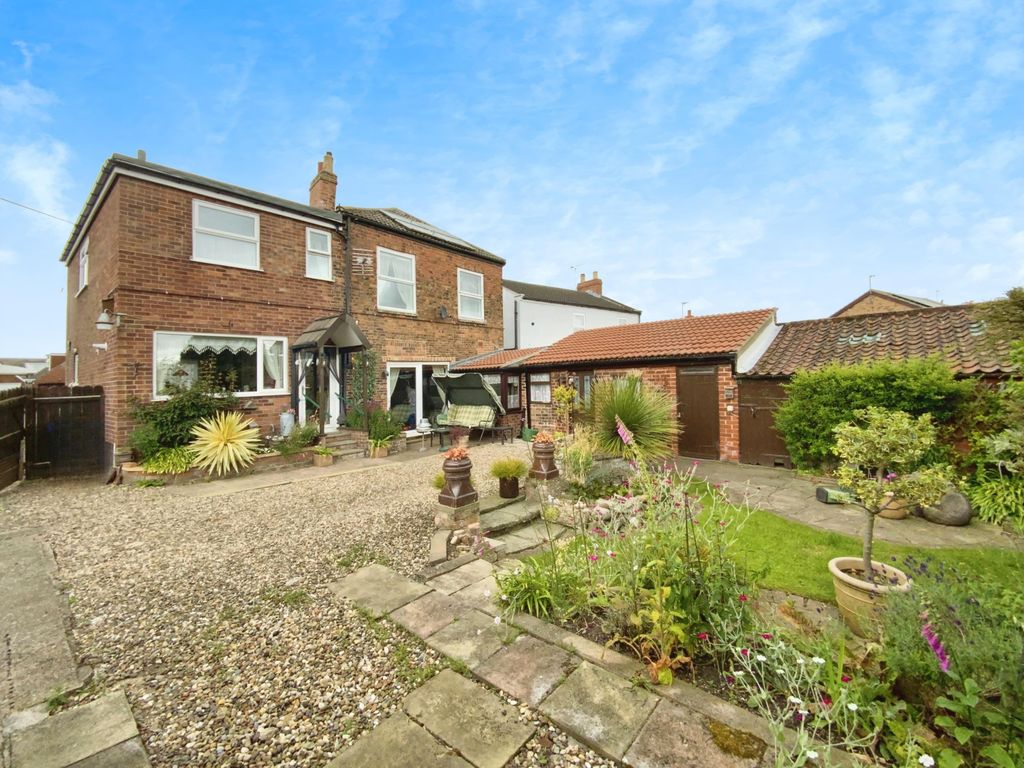 4 bed detached house for sale in Main Street, Keyingham, Hull HU12, £ ...