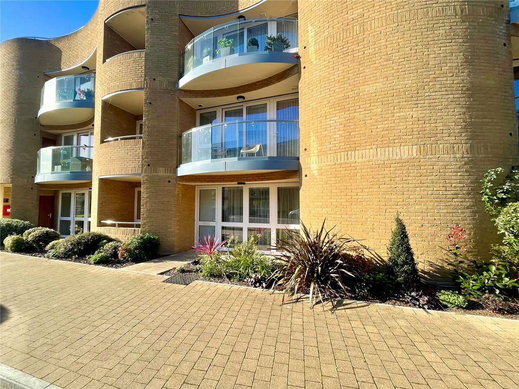 2 bed flat for sale in Almansa Way, Lymington, Hampshire SO41 - Zoopla