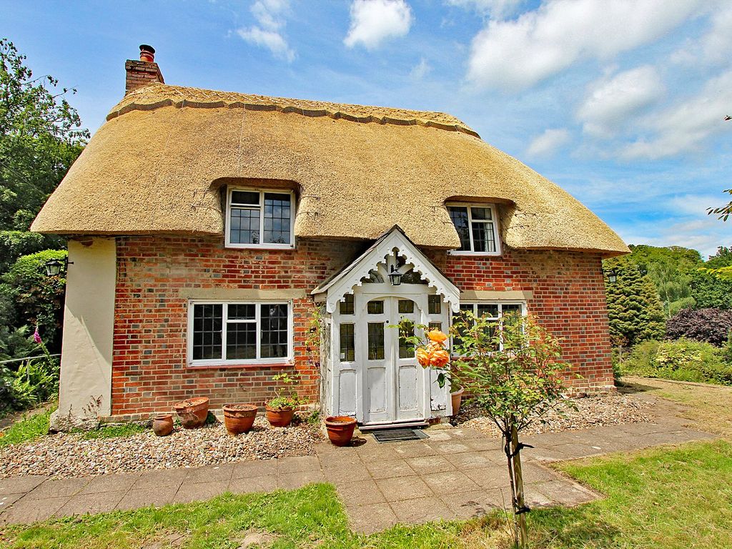 3 bed detached house for sale in Minstead, Lyndhurst, Hampshire SO43, £ ...