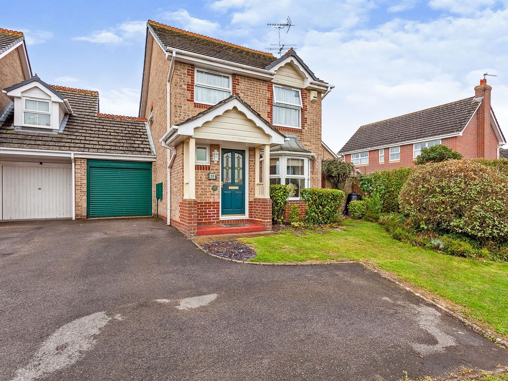 3 Bed Link Detached House For Sale In Howard Avenue Burgess Hill Rh15