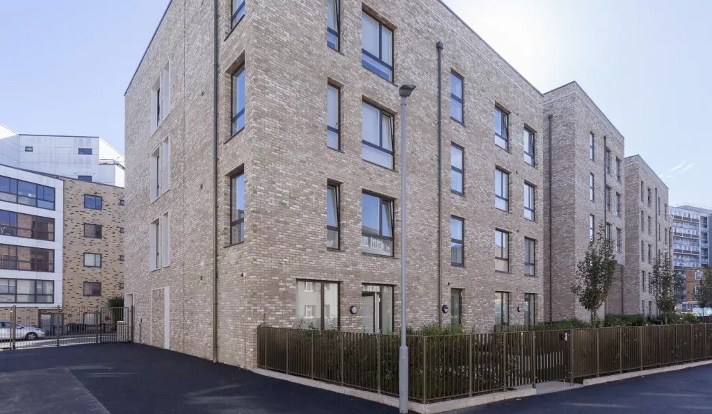 1 bed flat for sale in Carlton Vale, Queens Park NW6, £530,000 - Zoopla