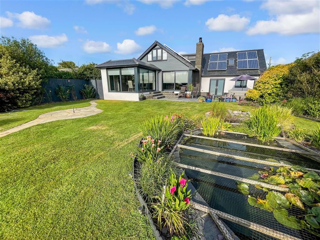 5 bed chalet for sale in Merstone Lane, Merstone, Newport, Isle Of ...