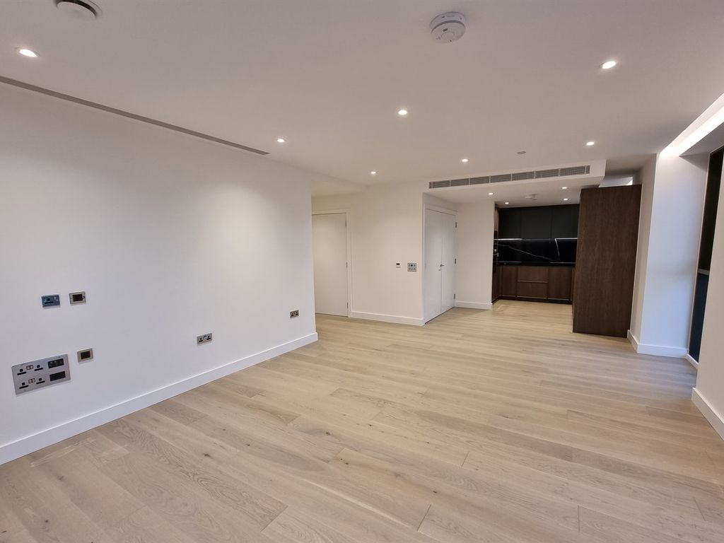 3 bed flat to rent in Paragon Square, London WC1X, £5,500 pcm - Zoopla