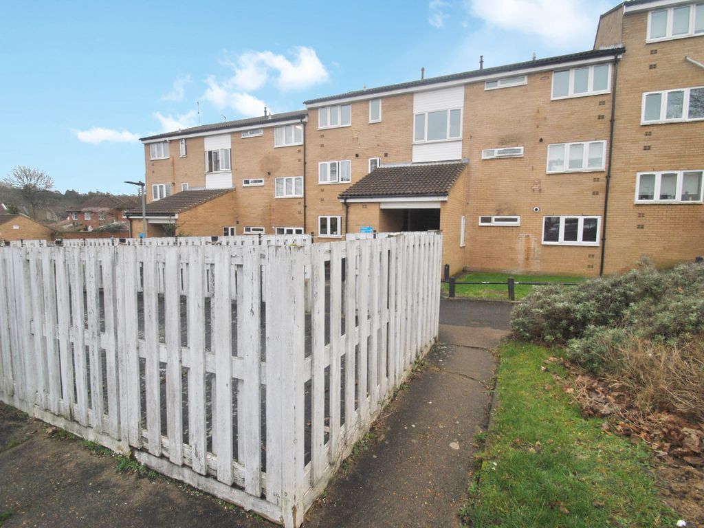 1 bed flat to rent in Hillside Road, Shortlands, Bromley BR2, £1,275 ...