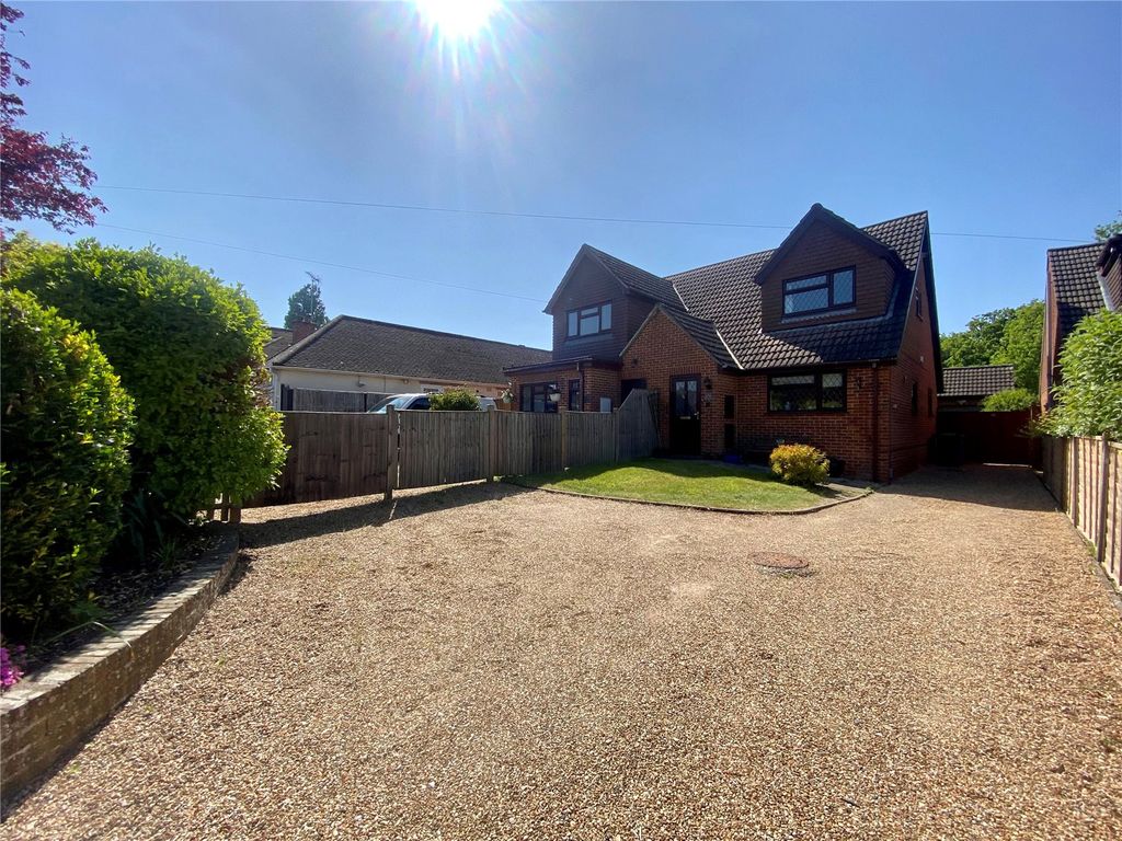 3 Bed Semi Detached House For Sale In Fernhill Road Farnborough