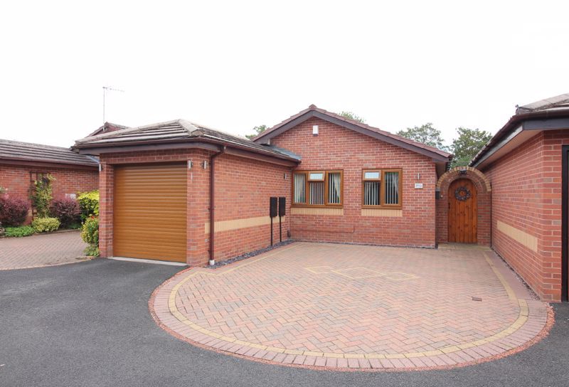3 Bed Detached Bungalow For Sale In Mount Pleasant Kingswinford Dy6 £