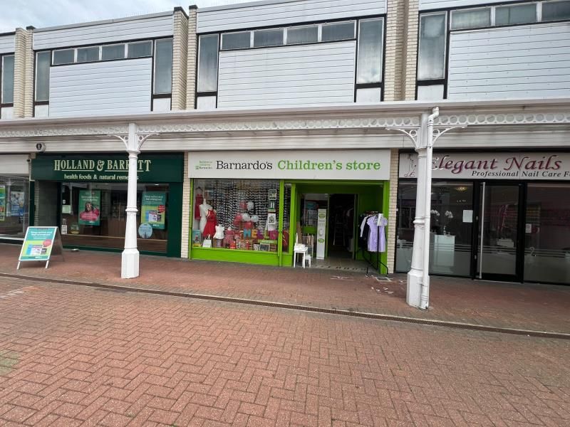 Retail premises to let in Shop, 14, The Willows, Wickford SS12, £25,000 ...