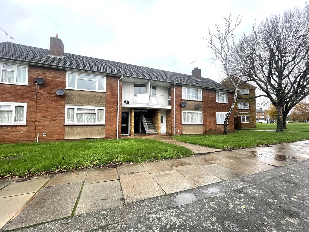 2 bed flat for sale in Barra Hall Road, Hayes, London UB3 - Zoopla