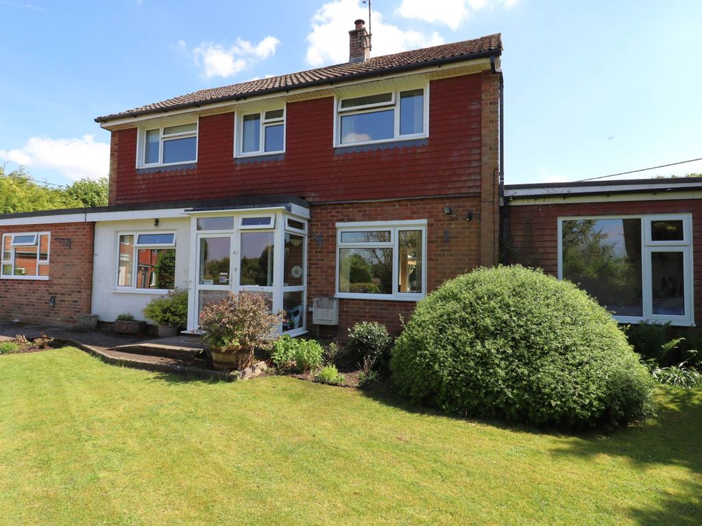 5 bed semi-detached house for sale in Elcot Close, Marlborough SN8, £ ...