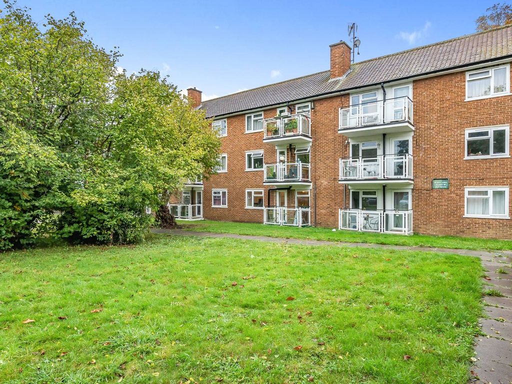 1 bed flat for sale in Rodney Road, New Malden KT3, £315,000 - Zoopla