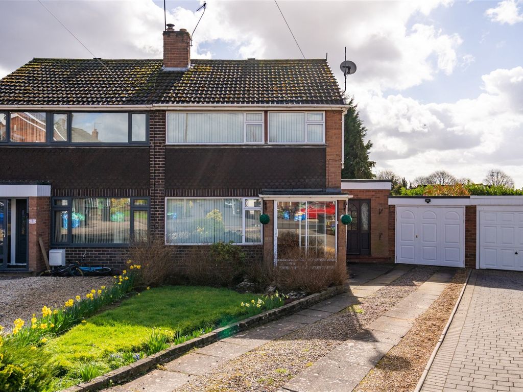 3 Bed Semi Detached House For Sale In Cavendish Close Kingswinford Dy6