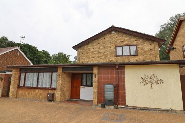 4 bed detached house to rent in Clay Hill Road, Basildon SS16 - Zoopla