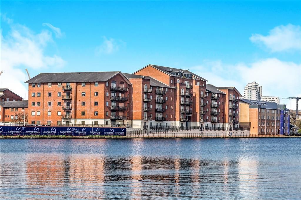 2 bed flat to rent in Henke Court, Cardiff Bay, Cardiff CF10, £1,400 ...