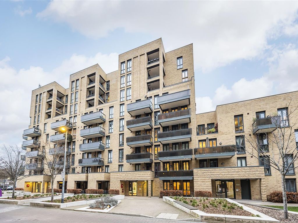3 bed flat to rent in Lanyard Court, Nellie Cressall Way, London E3, £ ...