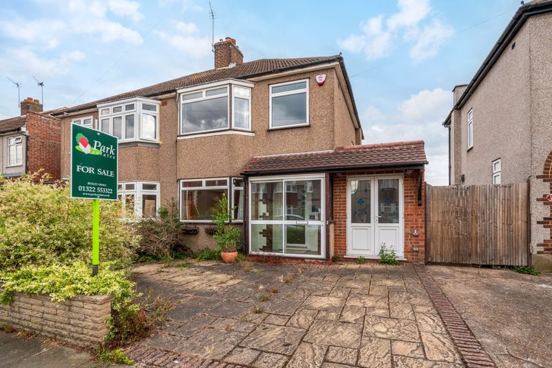 3 Bed Semi Detached House For Sale In Wentworth Drive Crayford