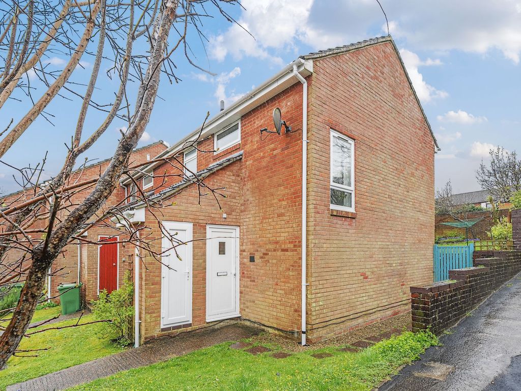 2 bed end terrace house for sale in May Tree Close, Winchester SO22, £ ...