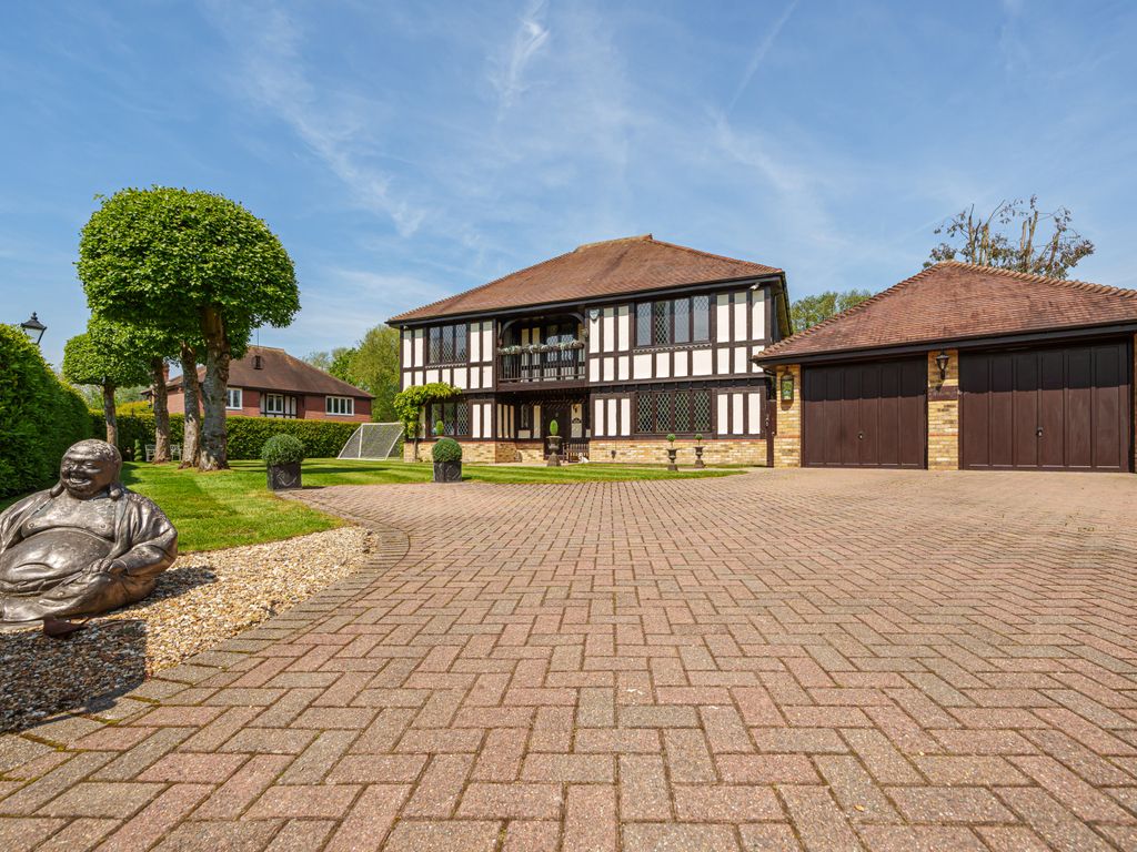 5 bed detached house for sale in Misbourne Meadows, Denham ...
