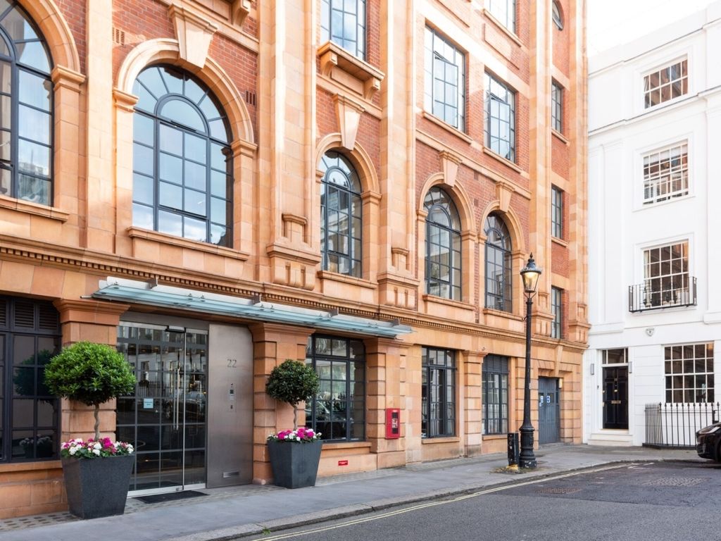 3 bed flat to rent in Trevor Square, London SW7 - Zoopla