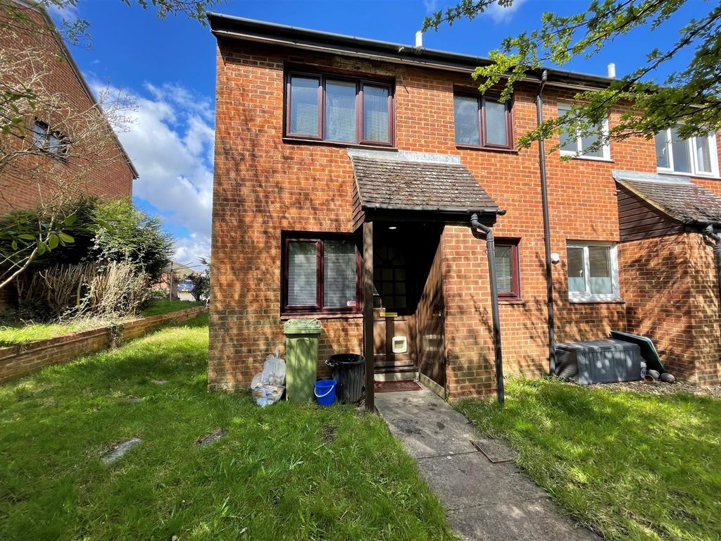 1 Bed Terraced House For Sale In Kercroft Two Mile Ash Milton Keynes