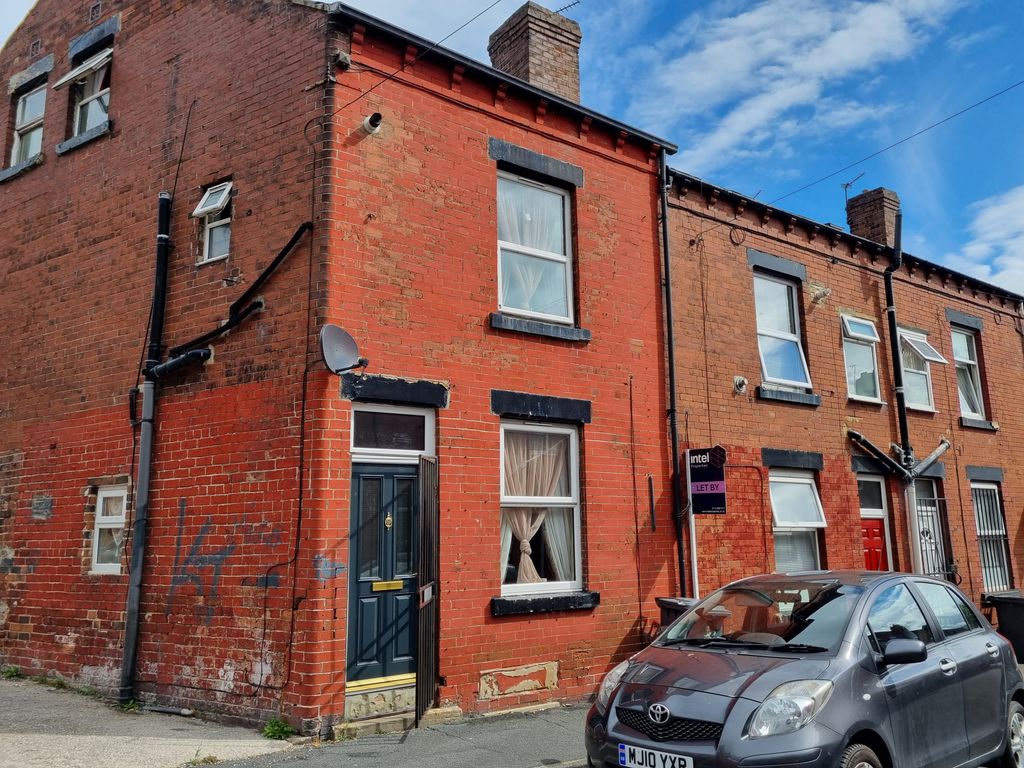 2 Bed End Terrace House For Sale In Brompton View Holbeck Leeds Ls11