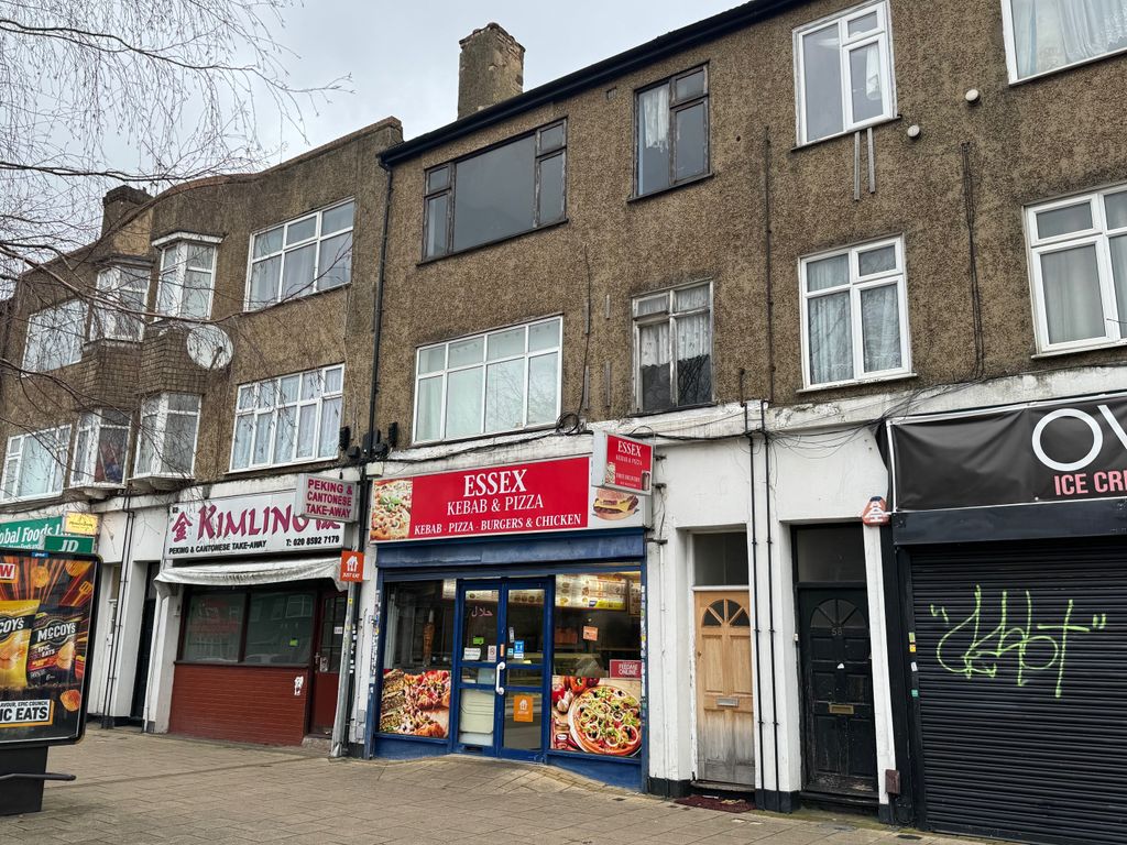 2 Bed Flat For Sale In Whalebone Lane South Dagenham Essex Rm8 £