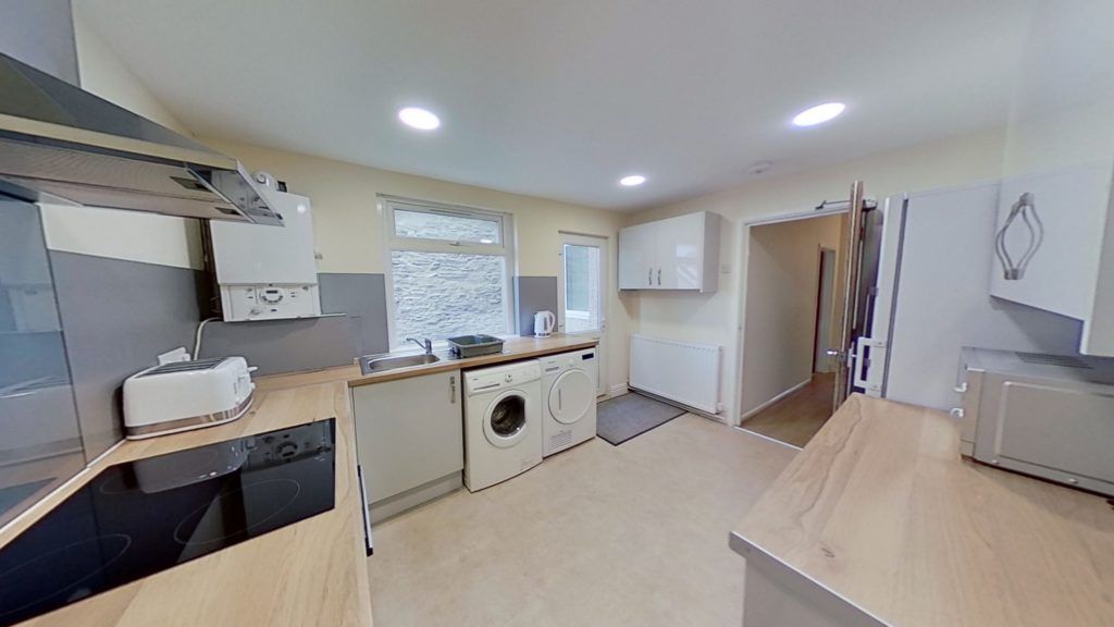 5 bed terraced house to rent in Hilda Street, Treforest, Pontypridd ...