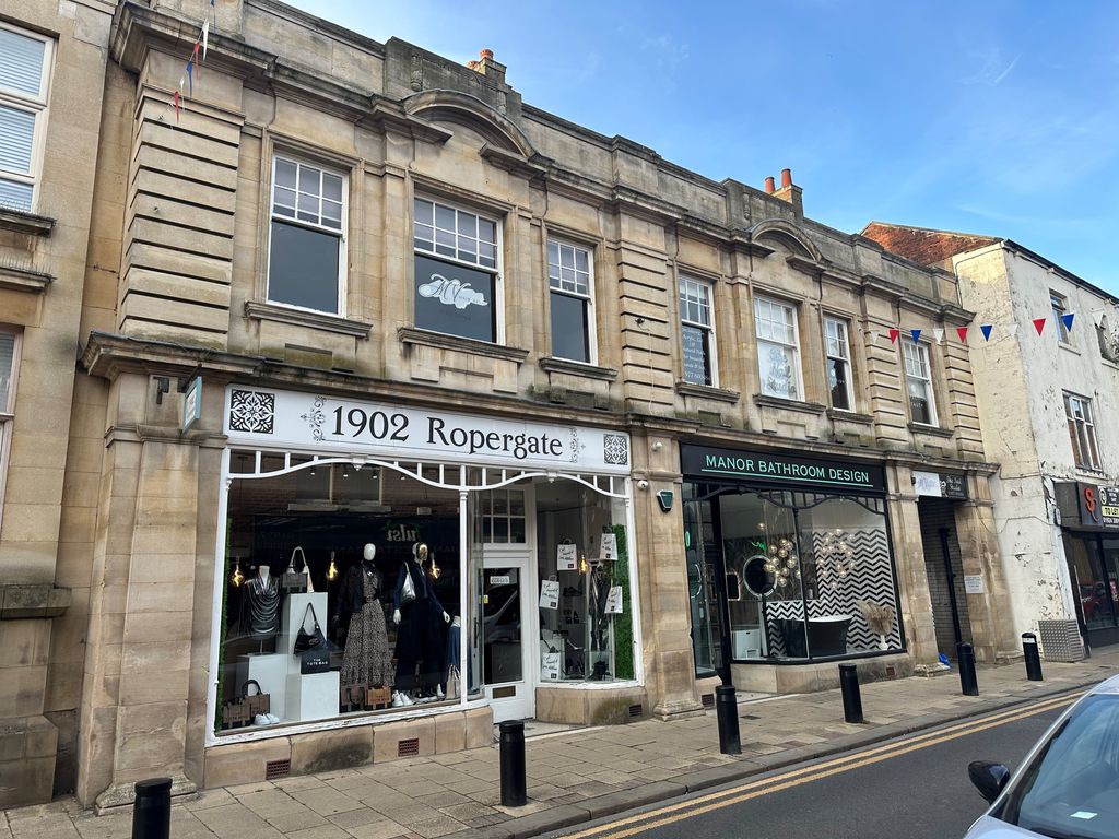 Office to let in Ropergate, Pontefract WF8, £14,560 pa - Zoopla