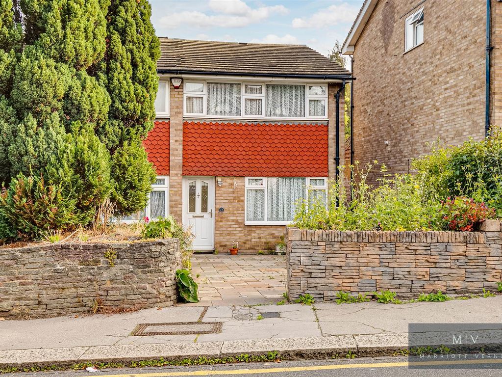 2 Bed End Terrace House For Sale In Arundel Court Duppas Road Croydon