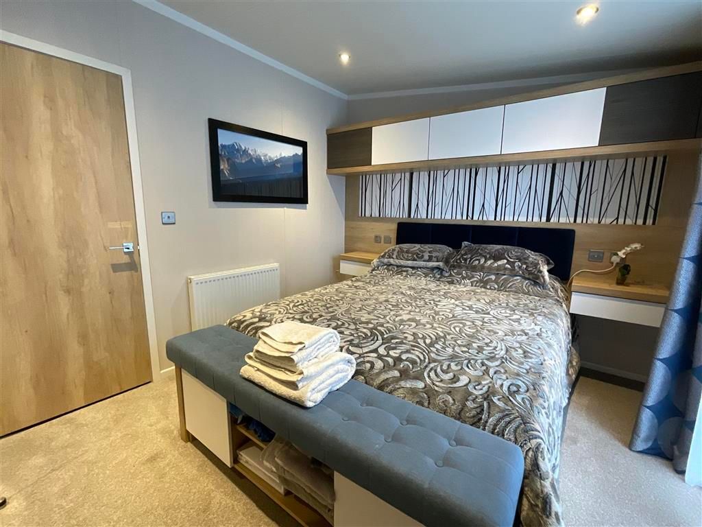 3 bed mobile/park home for sale in Thorness Lane, Cowes, Isle Of Wight ...