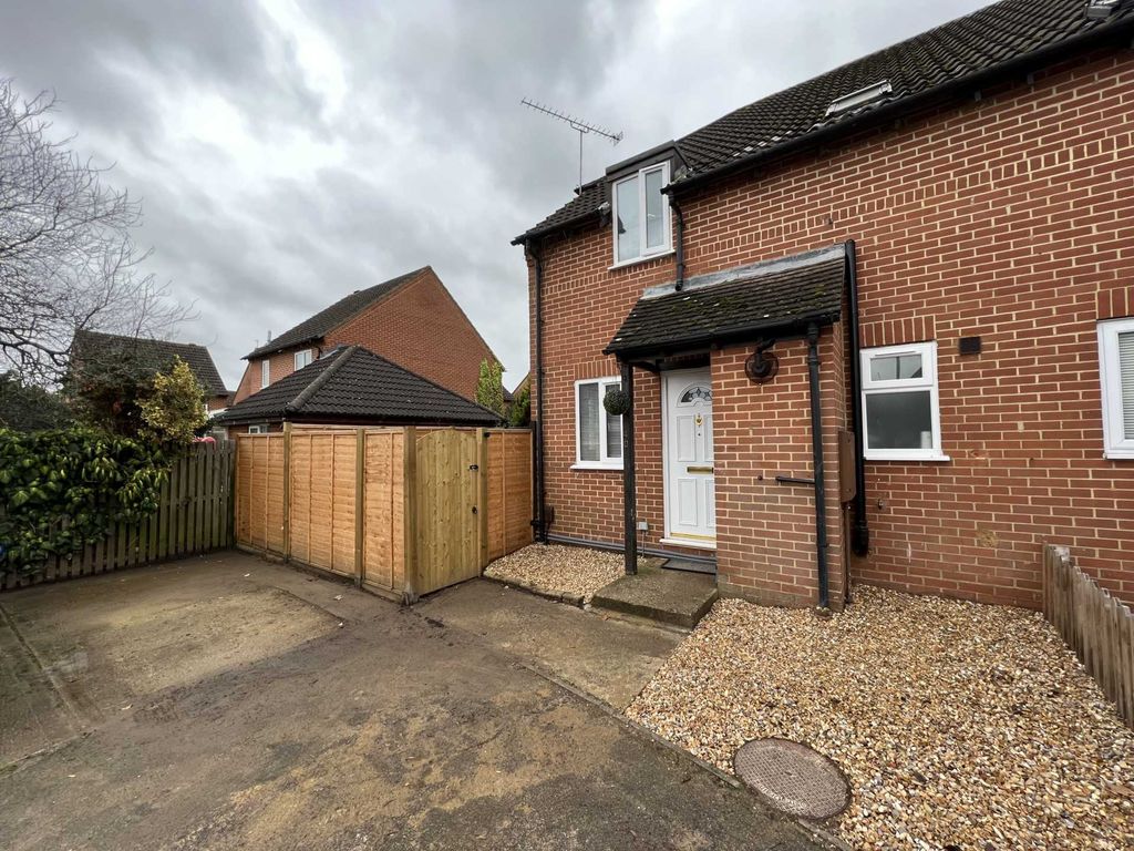 2 bed semi-detached house for sale in Faygate Way, Reading RG6 - Zoopla