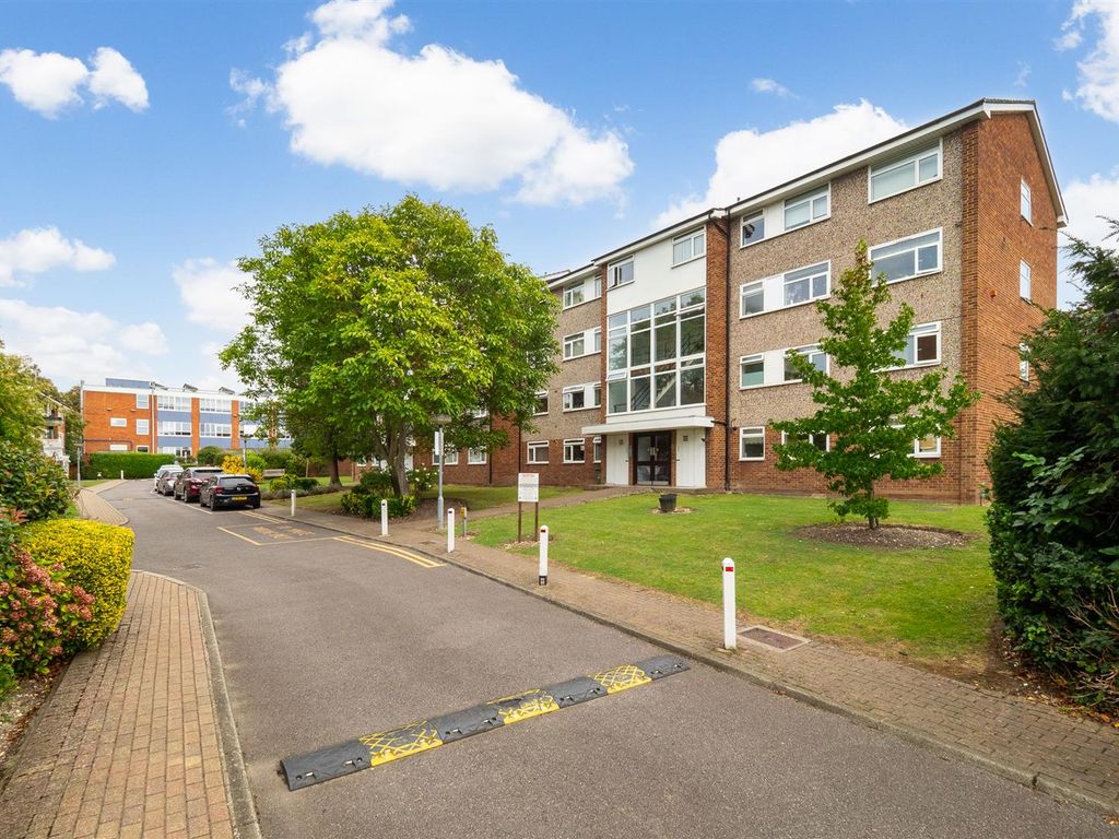 4 bed flat for sale in St. James Road, Sutton SM1, £450,000 - Zoopla