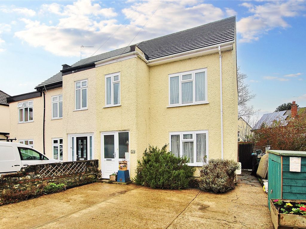 3 Bed Semi Detached House For Sale In Knaphill Woking Surrey Gu21 £