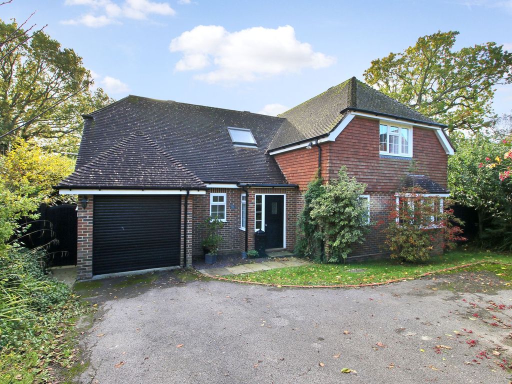 3 Bed Detached House For Sale In The Street Framfield Tn22 £625 000