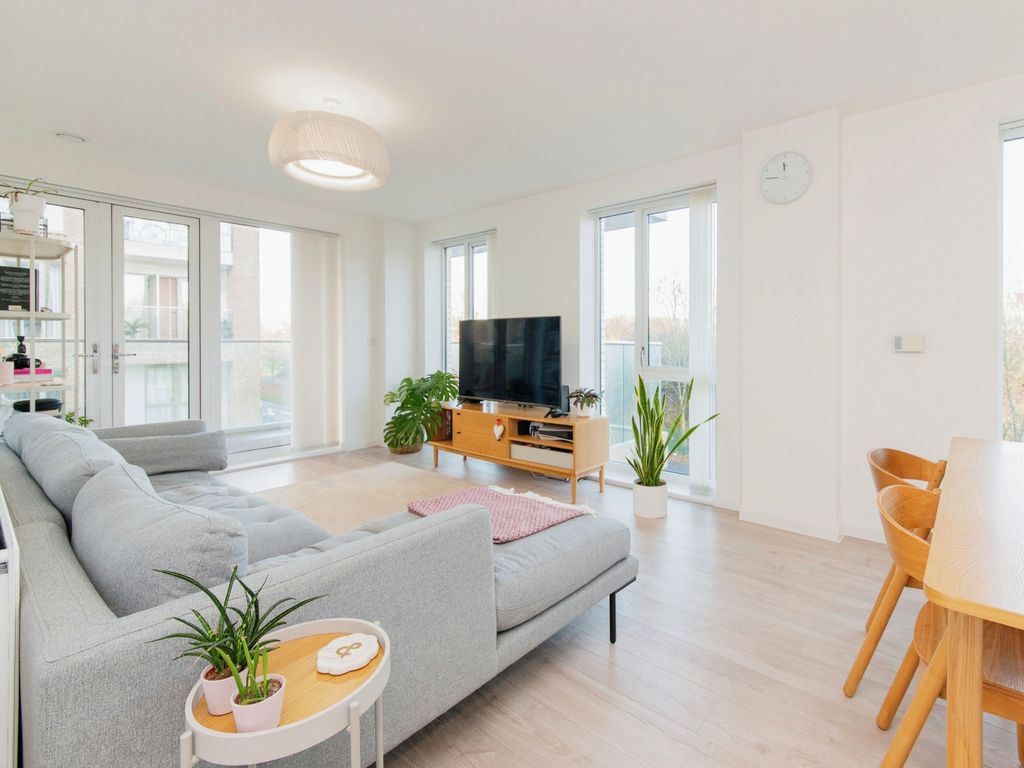 2 bed flat for sale in Grahame Park Way, Colindale NW9, £460,000 - Zoopla