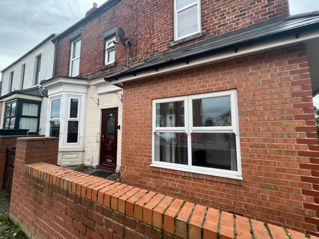 2 Bed Flat To Rent In Marlborough Street North South Shields Ne33 £