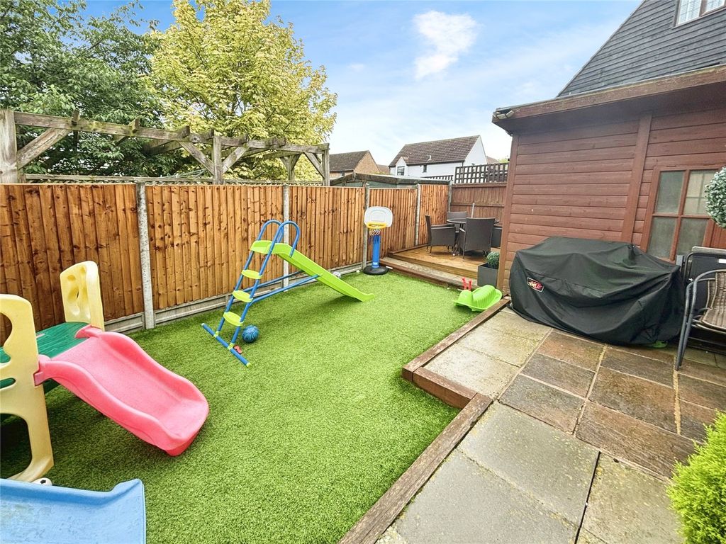 2 bed end terrace house for sale in Roding Drive, Kelvedon Hatch ...