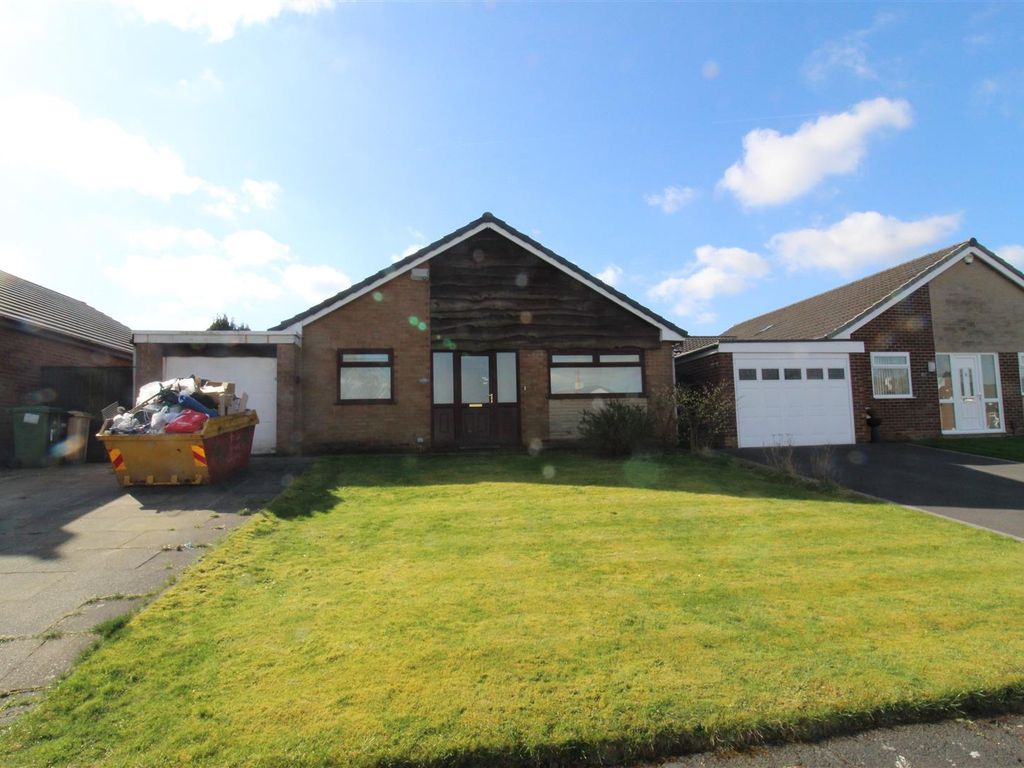 3 bed bungalow for sale in Lakelands Drive, Ladybridge, Bolton BL3 - Zoopla