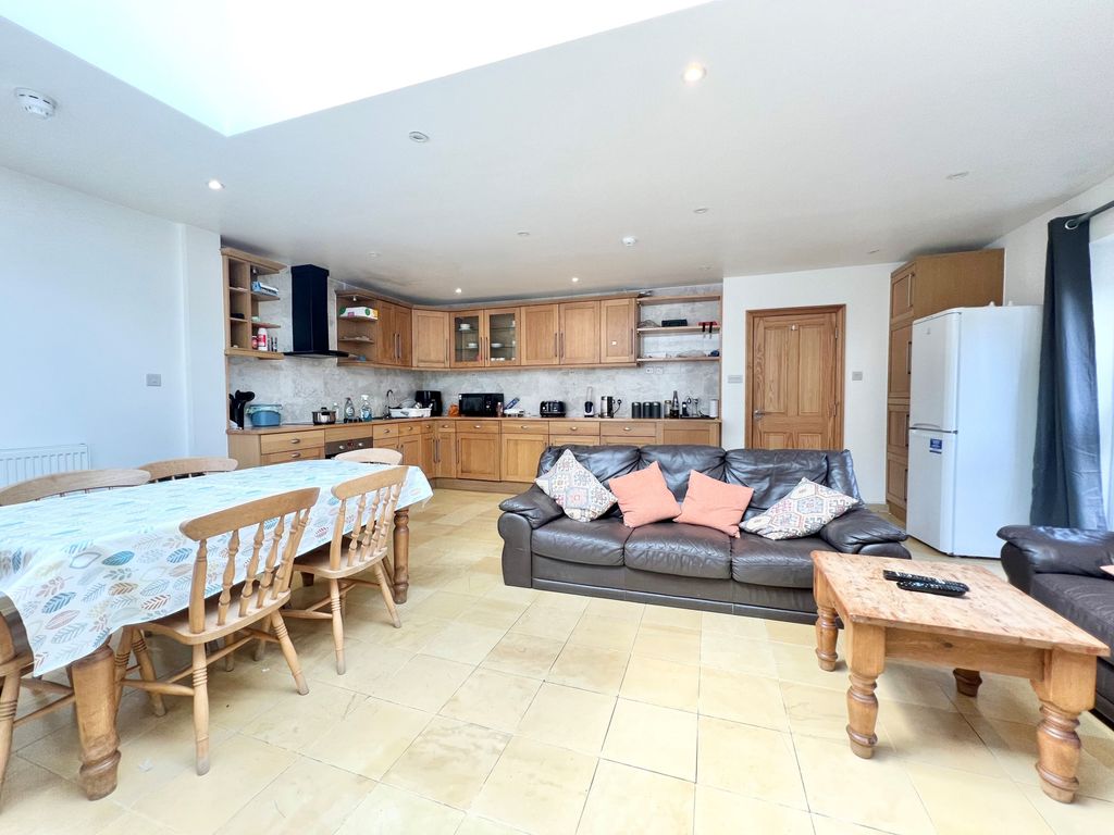 5 Bed End Terrace House To Rent In Marryat Road Enfield En1 £2 900