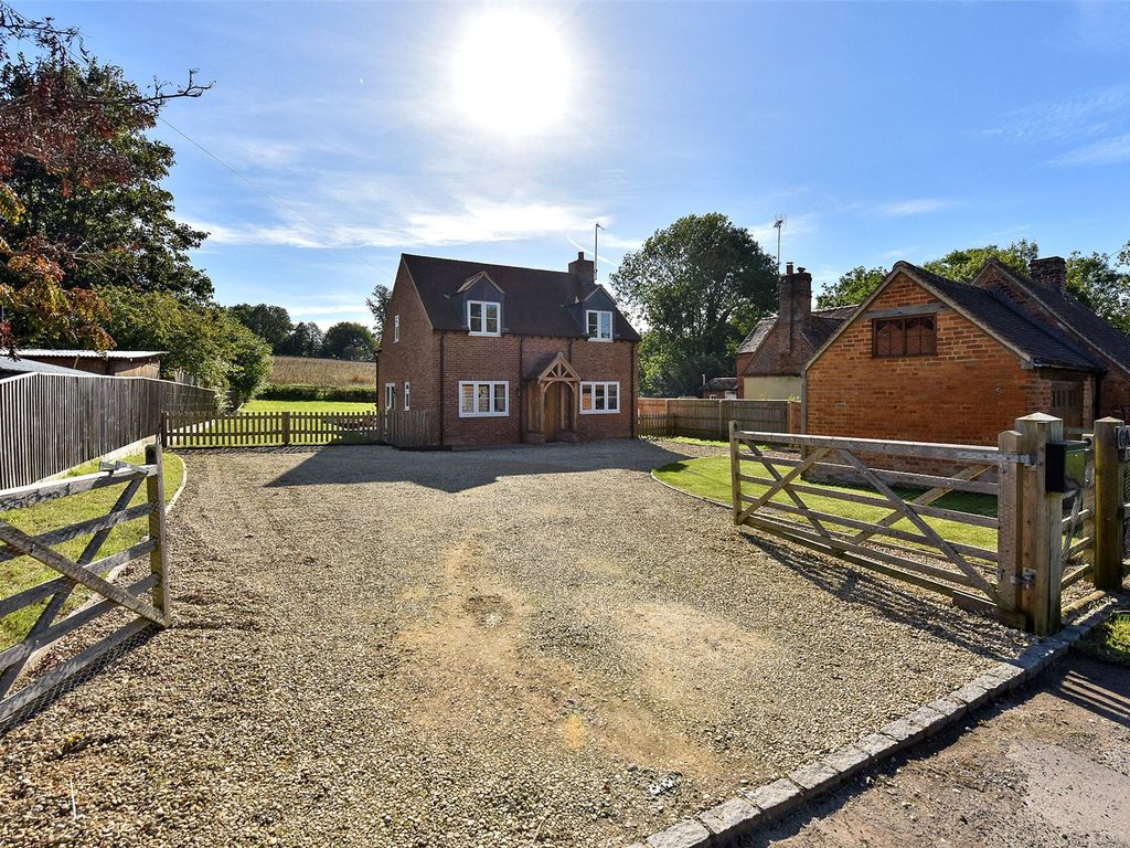 3 bed detached house to rent in The Street, Ipsden, Wallingford ...