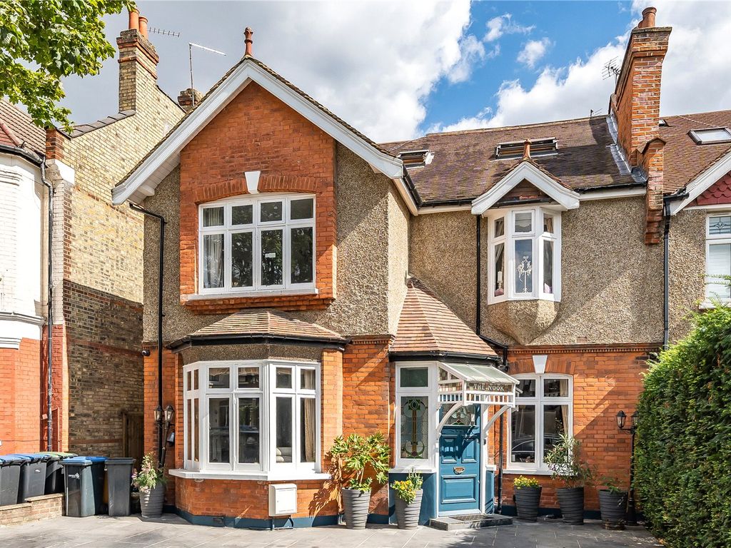 5 Bed Semi Detached House For Sale In Old Park Road Palmers Green