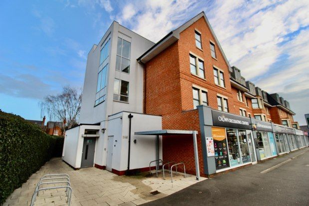 2 bed flat to rent in Scarrington Road, Nottingham NG2, £1,200 pcm - Zoopla