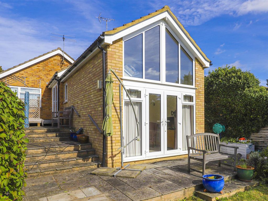 2 Bed Detached Bungalow For Sale In Ashdon Road Saffron Walden Cb10 £