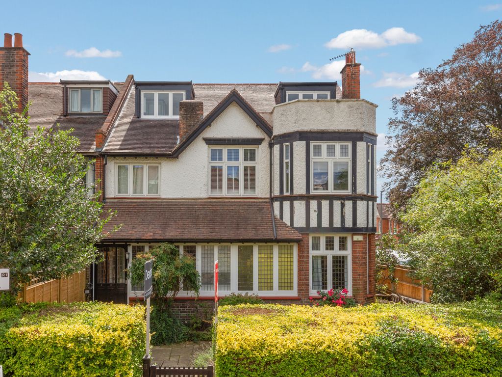 2 bed flat for sale in Umbria Street, Roehampton SW15, £600,000 - Zoopla