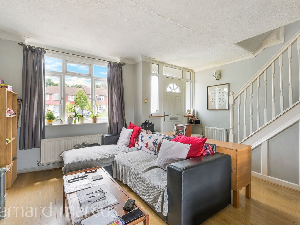 3 Bed Terraced House For Sale In Knollmead Tolworth Surbiton Kt5 £