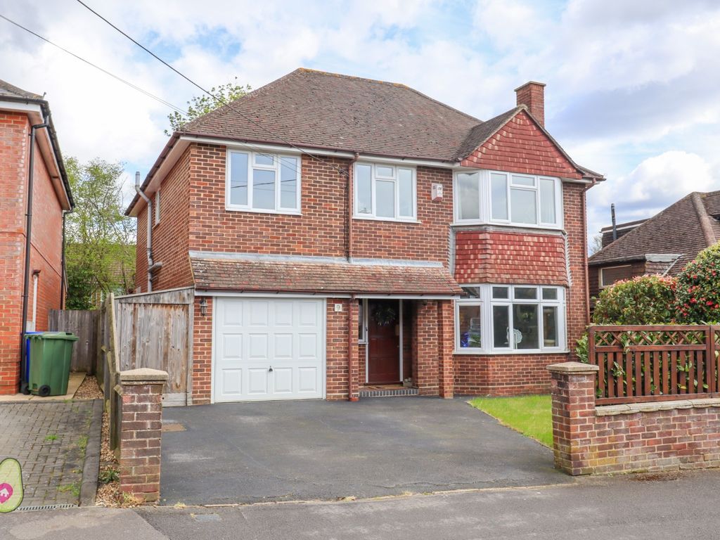 5 Bed Detached House For Sale In Highfield Road Farnborough Hampshire