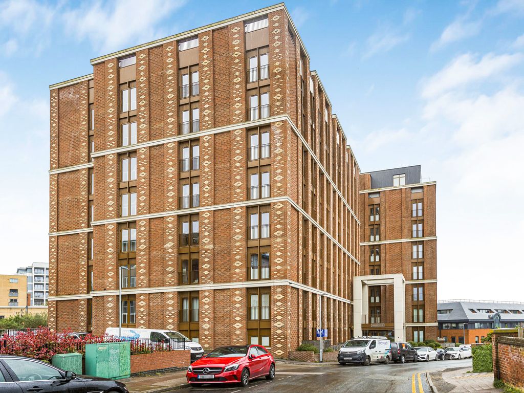 1 bed flat for sale in Ziggurat House, St Albans AL1 - Zoopla