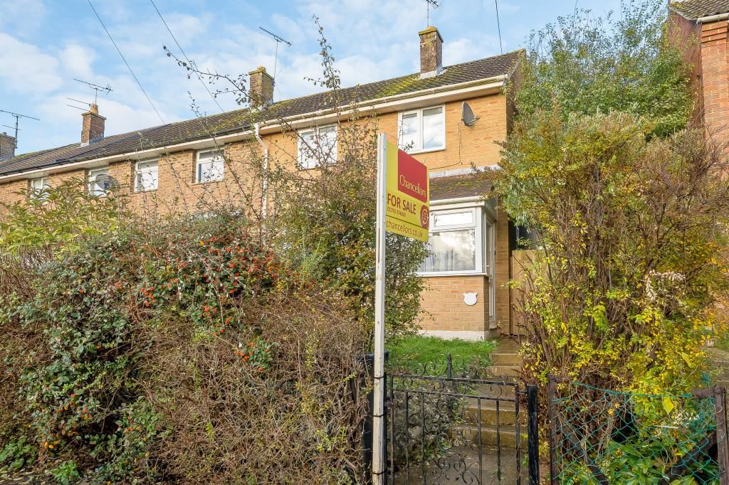 2 Bed End Terrace House For Sale In Swindon Wiltshire Sn2 £200 000