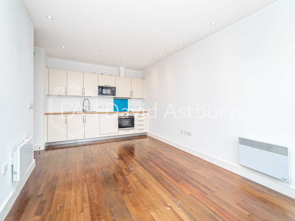 2 bed flat to rent in Crouch End Hill, Crouch End, London N8, £2,050 ...