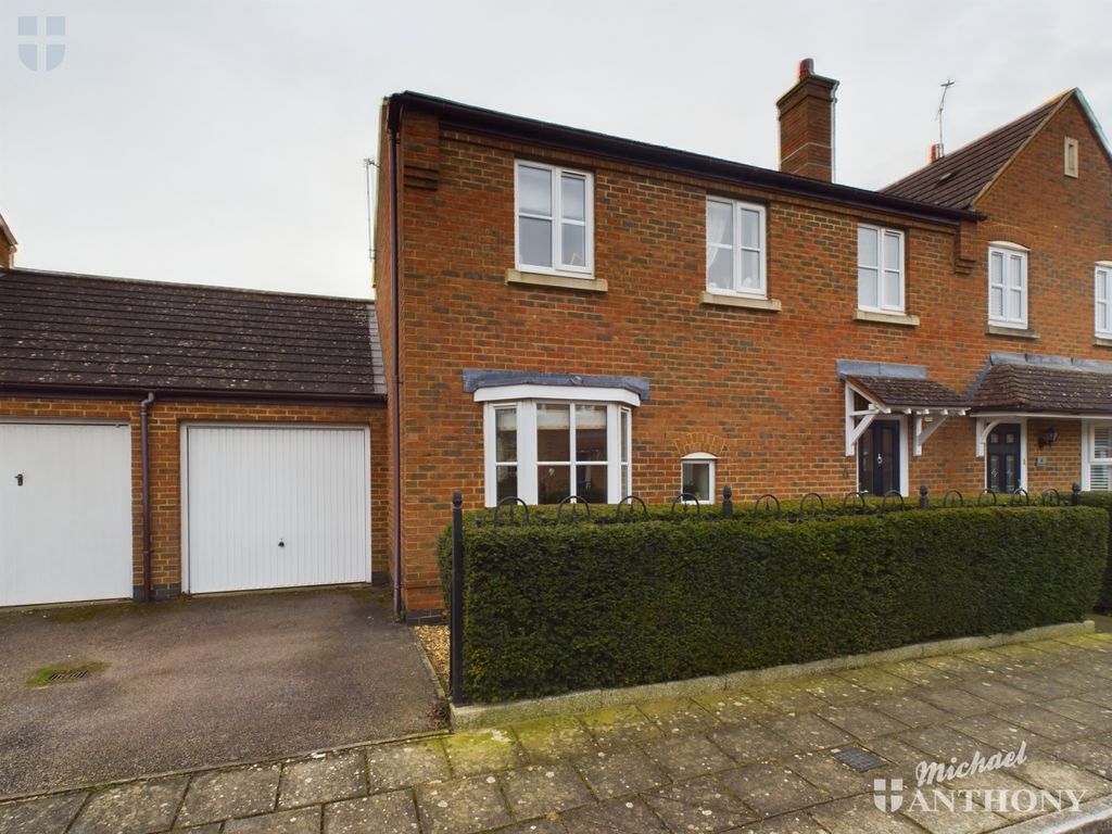 3 bed semi-detached house for sale in Rixons Meadow, Aylesbury ...